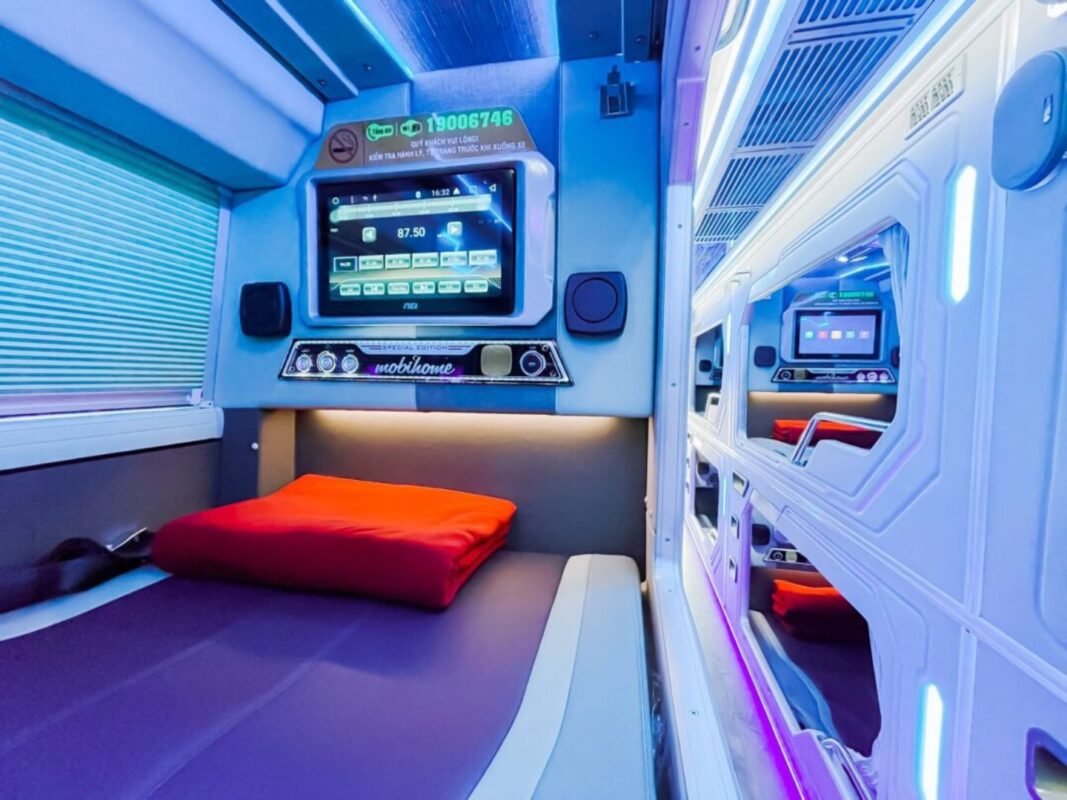 Sao Viet Bus Hanoi Sapa Private VIP Cabin Sleeper Bus - Vietnam On The Go